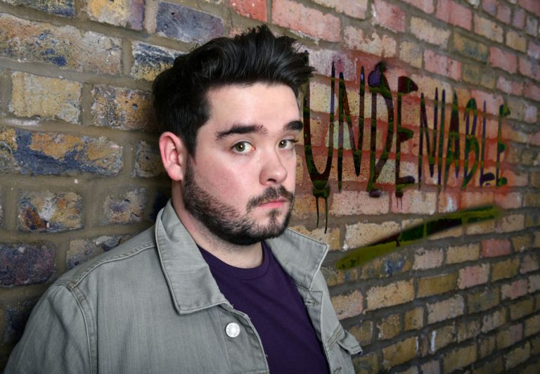 Comedian Adam Rowe is set to tour the UK this Autumn - TotalNtertainment