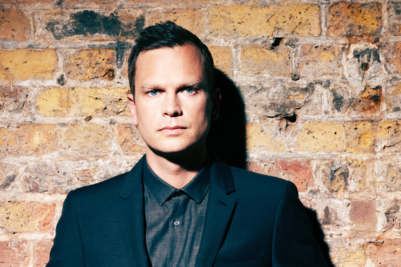 10 Questions with Magician Ali Cook - TotalNtertainment