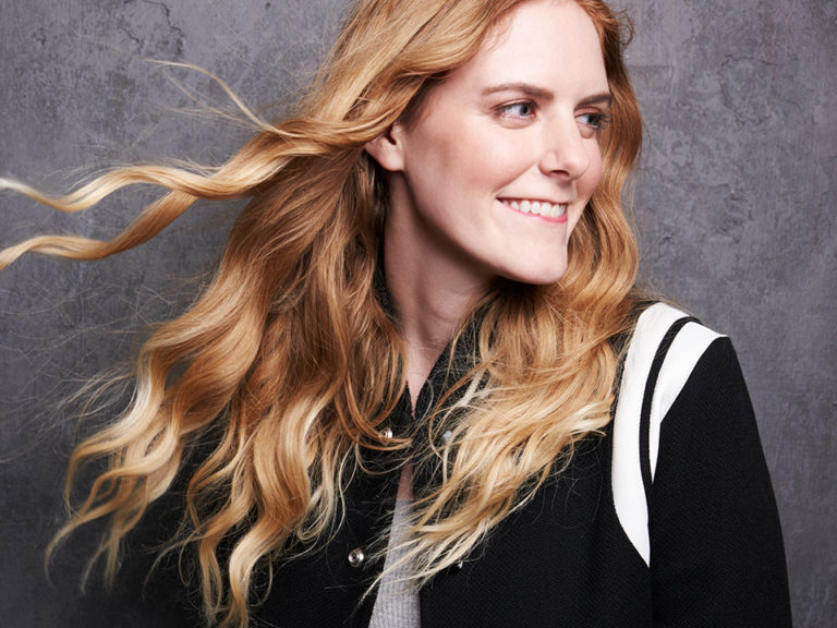 Alt-Pop Star Megan Davies talks to TotalNtertainment - TotalNtertainment