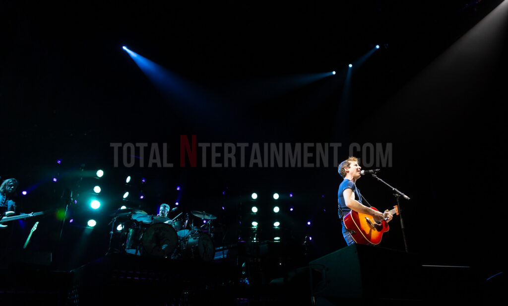 James Blunt live at Leeds Arena - TotalNtertainment