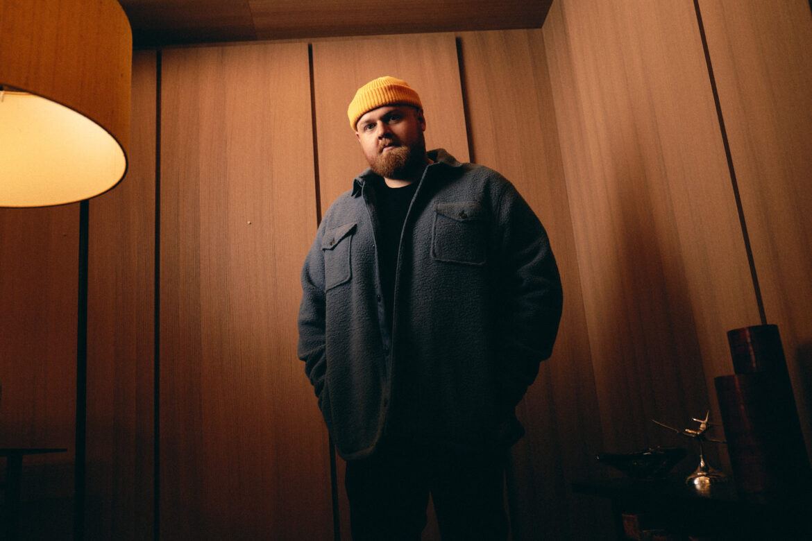 Tom Walker unveils insatiable new single ‘Head Underwater ...
