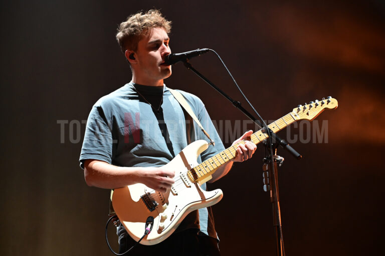 Sam Fender Delivers Superstar Set in Leeds - TotalNtertainment